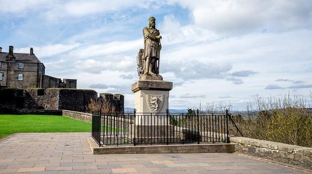 Essential Free Tour Stirling | Strawberry Tours