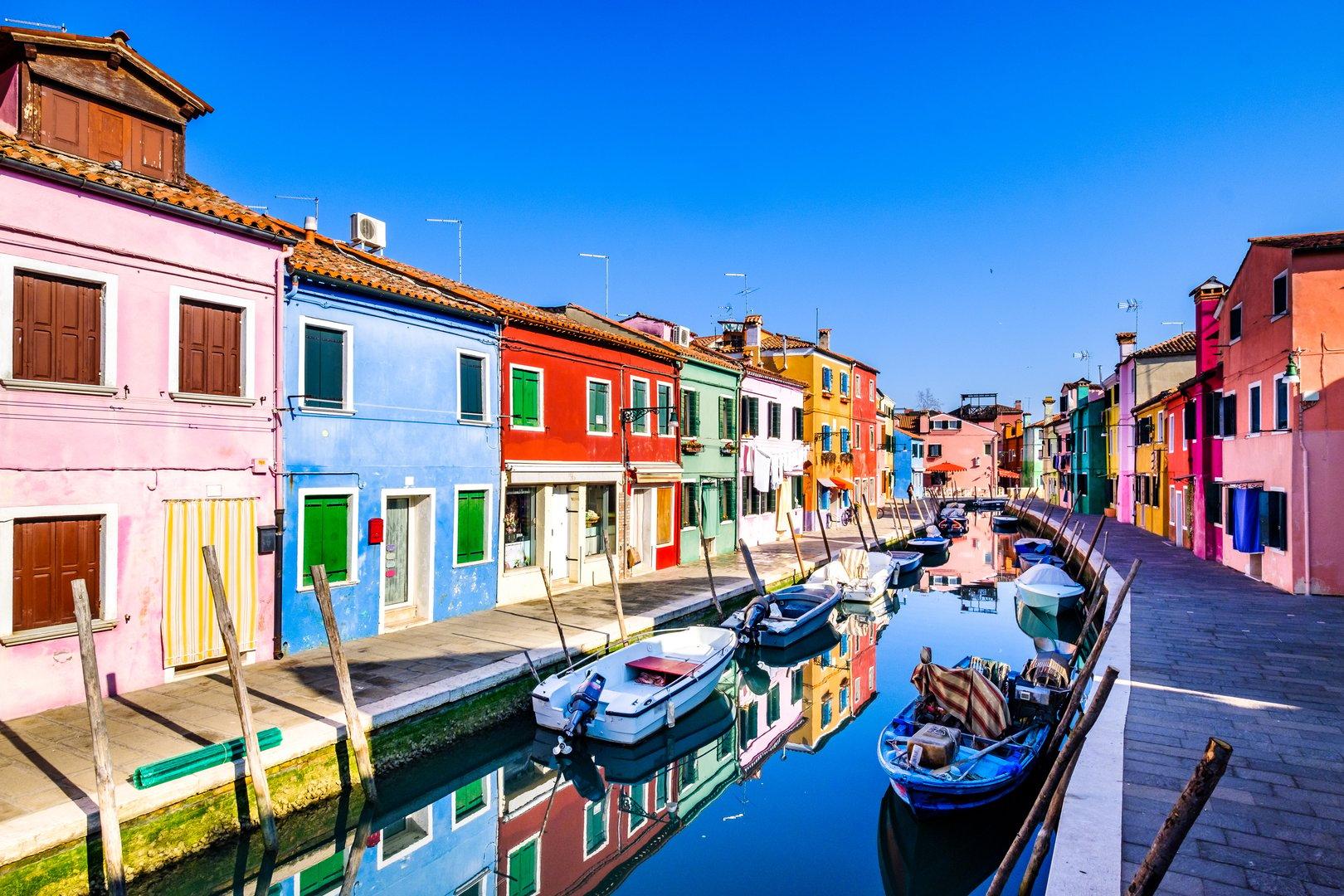 Free Murano & Burano Tour Venice | Strawberry Tours